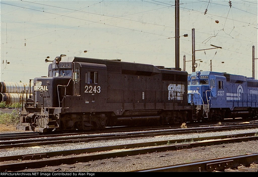 CR GP30's 2243 and 2227